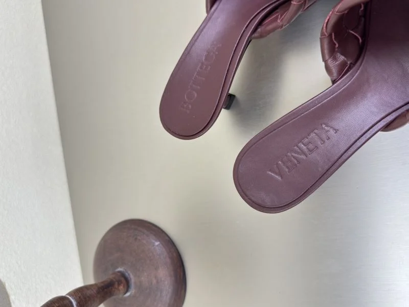 Accurate model Bottega Veneta Sandals