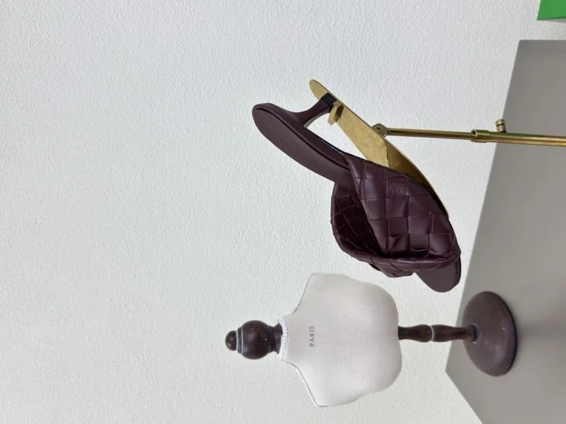 Accurate model Bottega Veneta Sandals