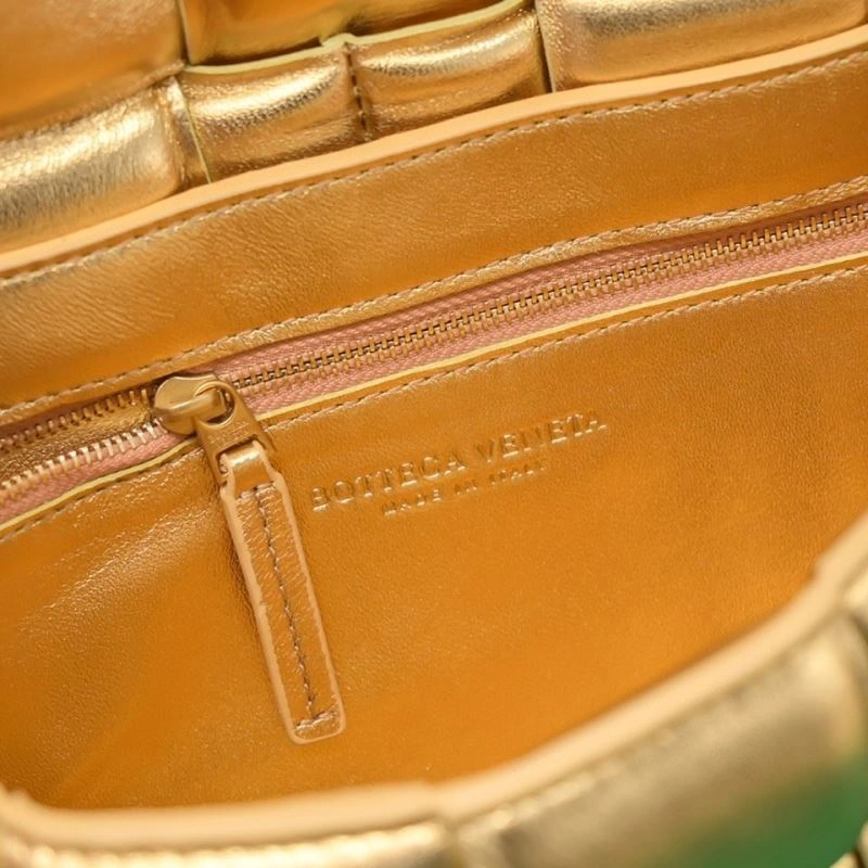 Accurate model Bottega Veneta Satchel Bags