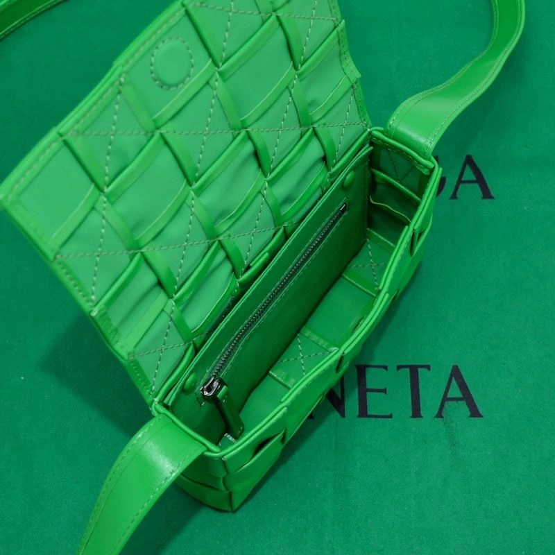 Accurate model Bottega Veneta Satchel Bags