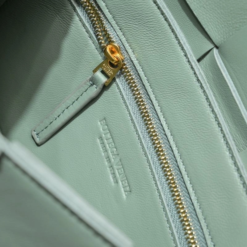 Bargain Bottega Veneta Satchel Bags