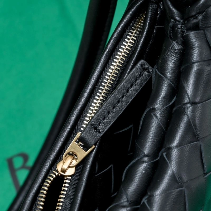 Accurate model Bottega Veneta Satchel Bags