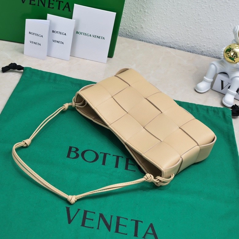 Accurate model Bottega Veneta Satchel Bags