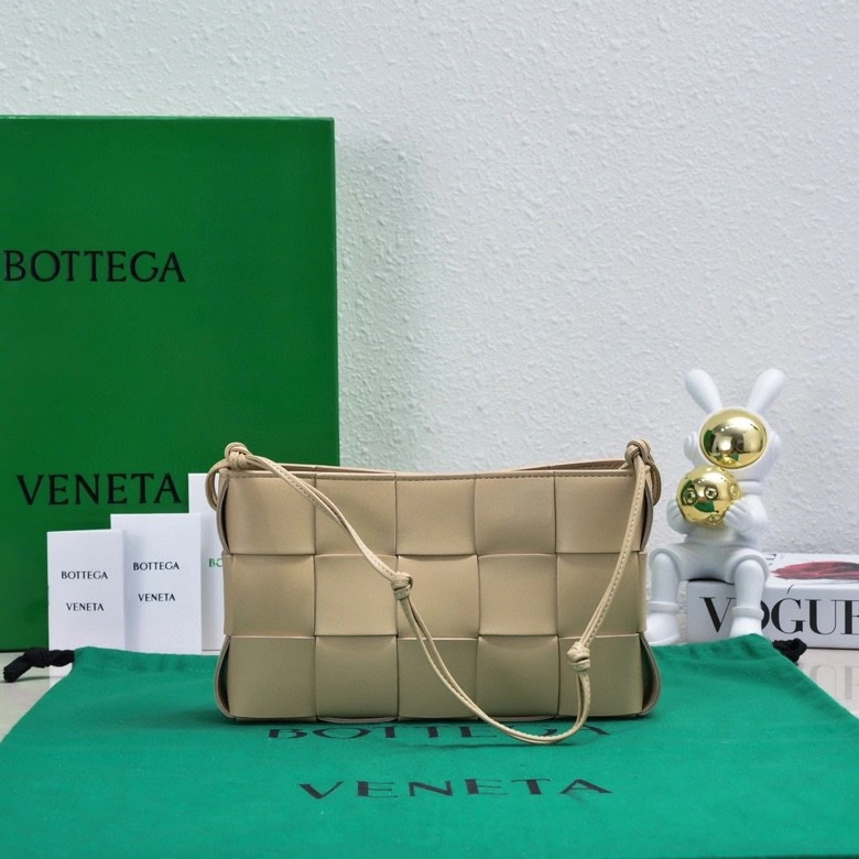 Accurate model Bottega Veneta Satchel Bags
