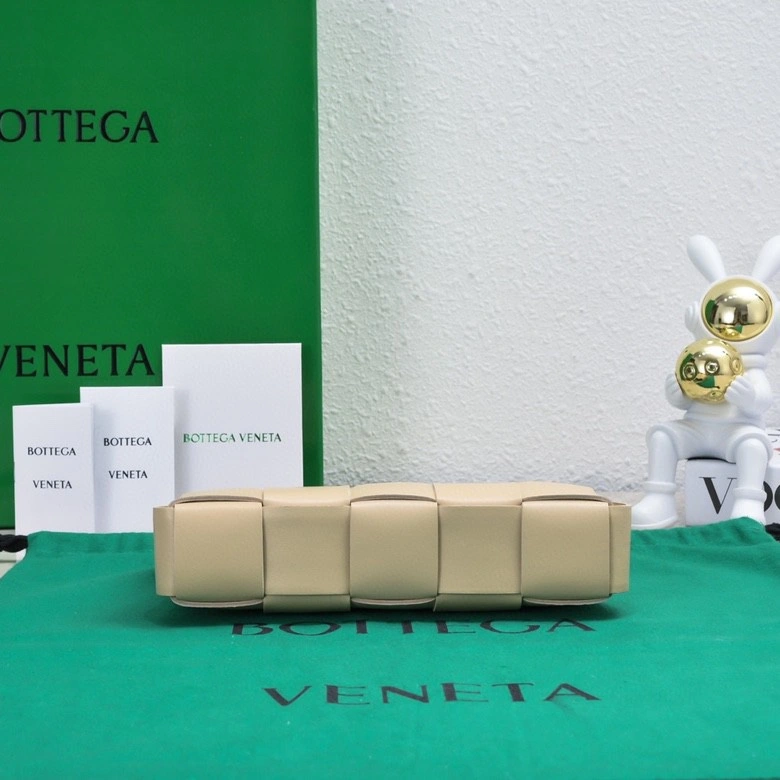 Accurate model Bottega Veneta Satchel Bags