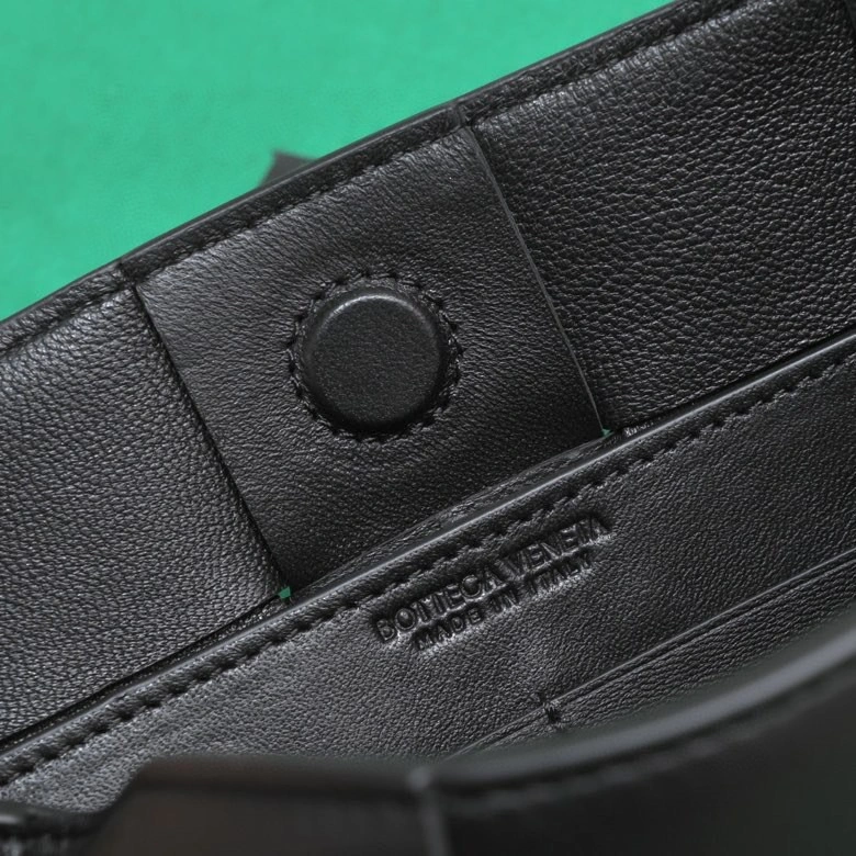 Precise copy Bottega Veneta Satchel Bags
