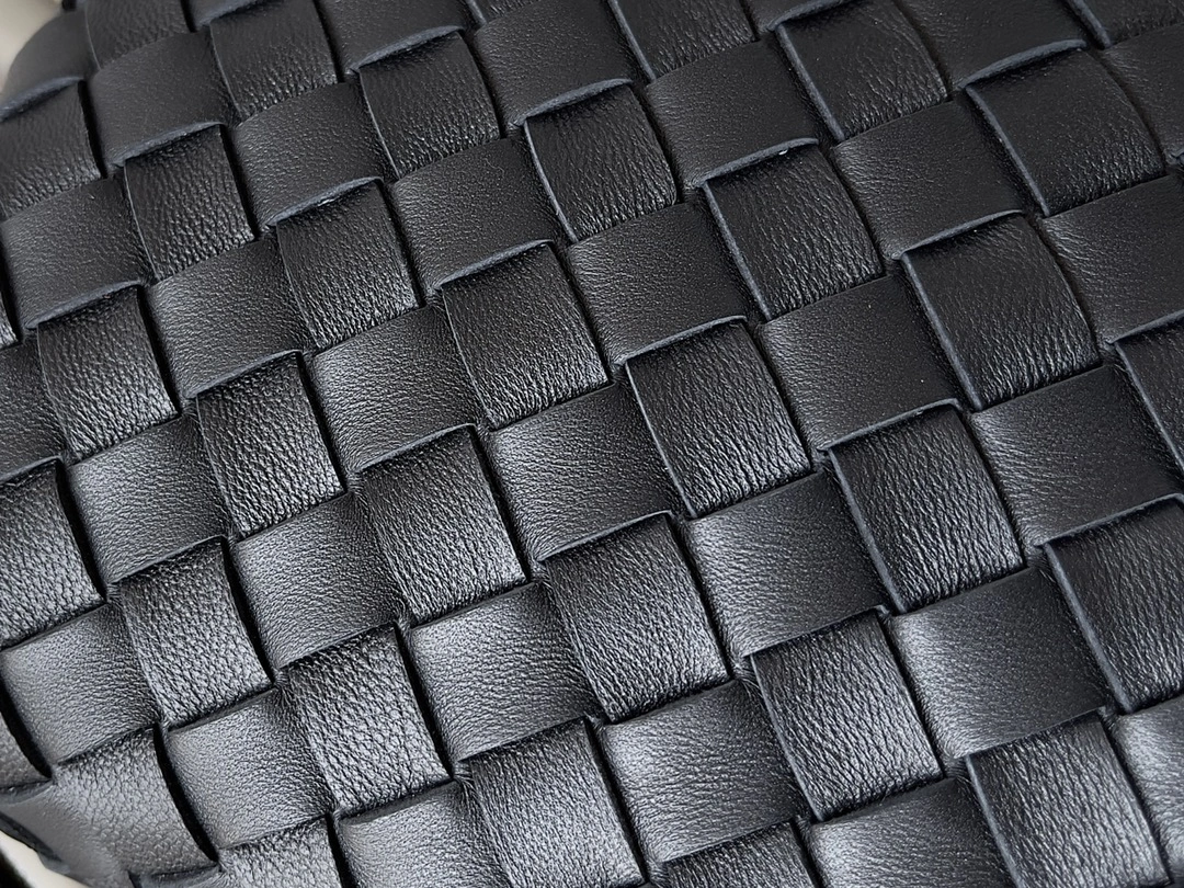 Brand-authenticated Bottega Veneta Satchel Bags