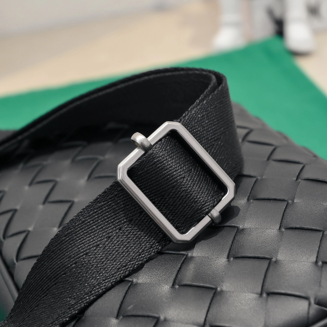 Real Bottega Veneta Satchel Bags