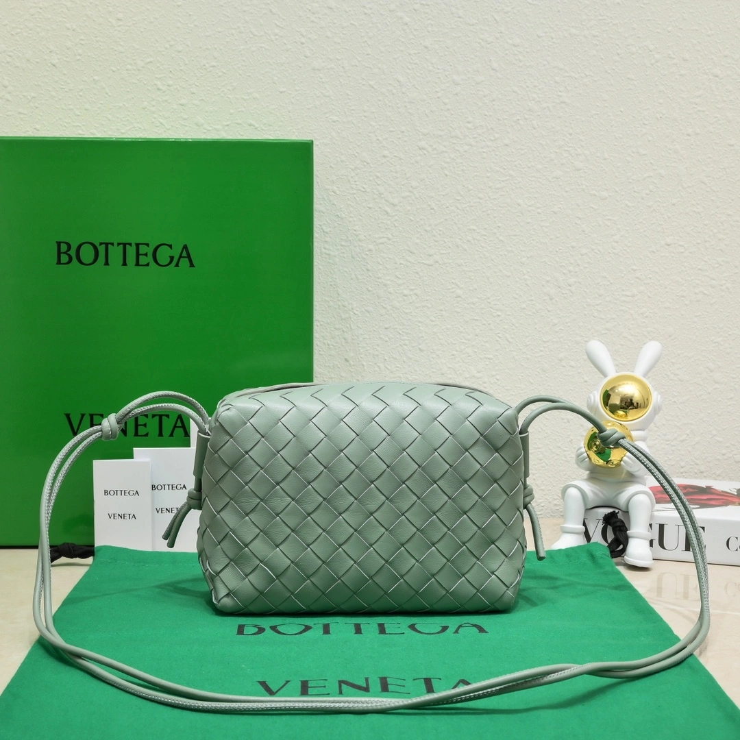 Indistinguishable Bottega Veneta Satchel Bags