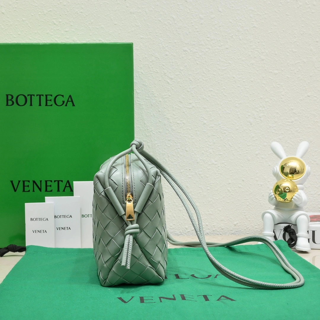 Indistinguishable Bottega Veneta Satchel Bags