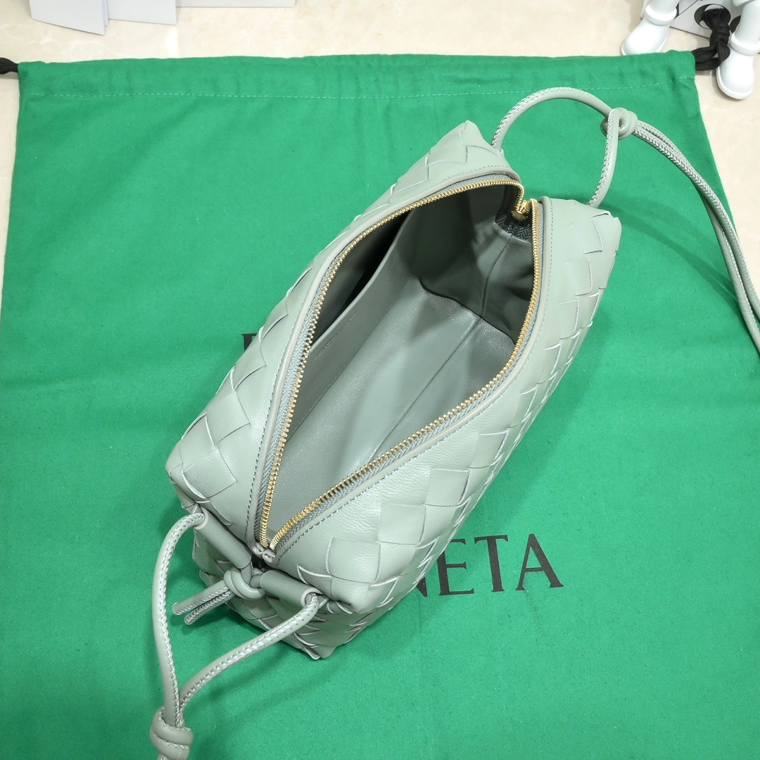 Indistinguishable Bottega Veneta Satchel Bags