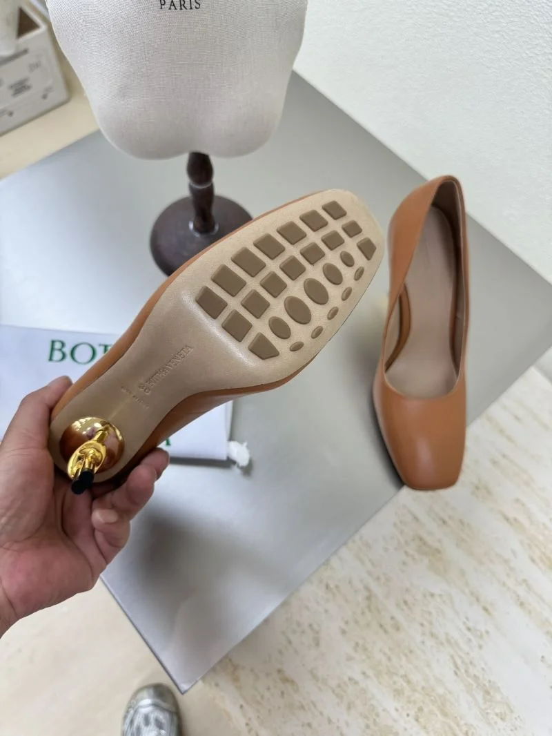 Indistinguishable Bottega Veneta Shoes