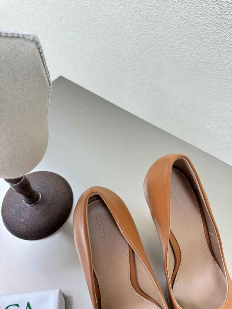 Indistinguishable Bottega Veneta Shoes