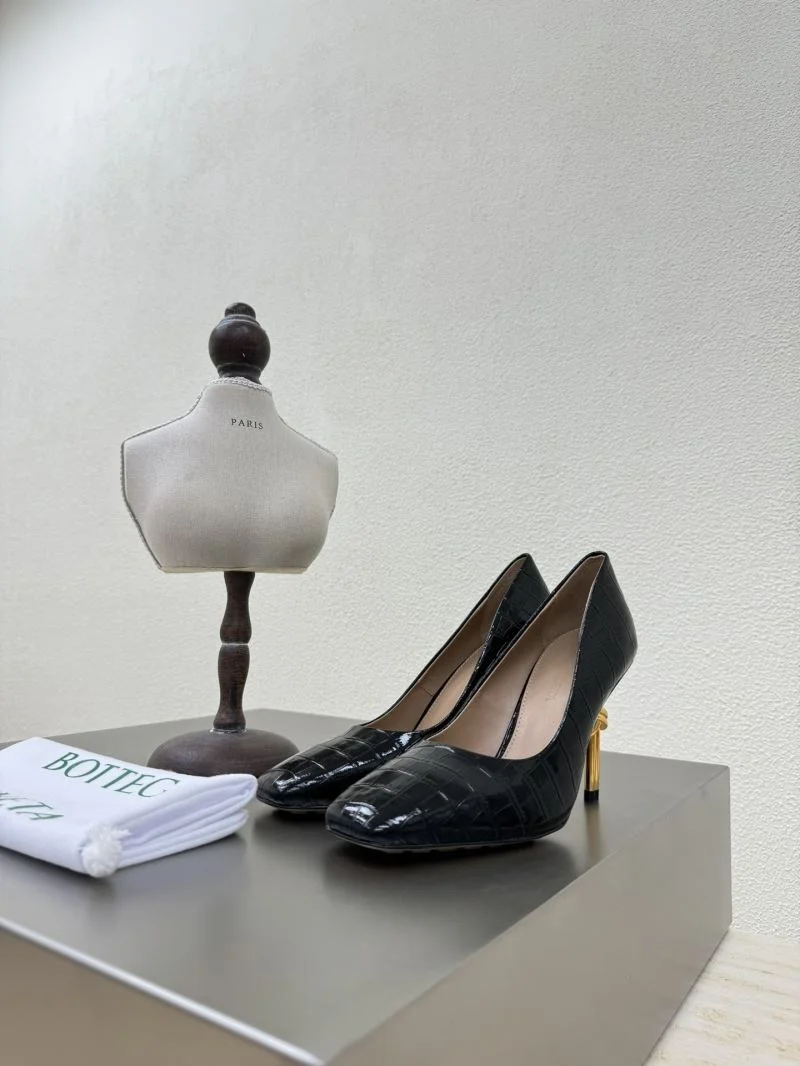 Low-cost Bottega Veneta Shoes