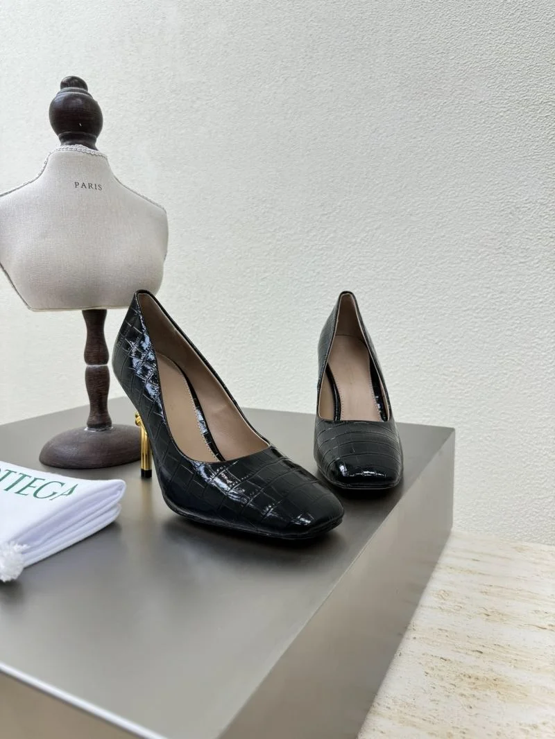 Low-cost Bottega Veneta Shoes