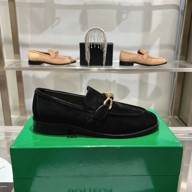 Indistinguishable Bottega Veneta Shoes