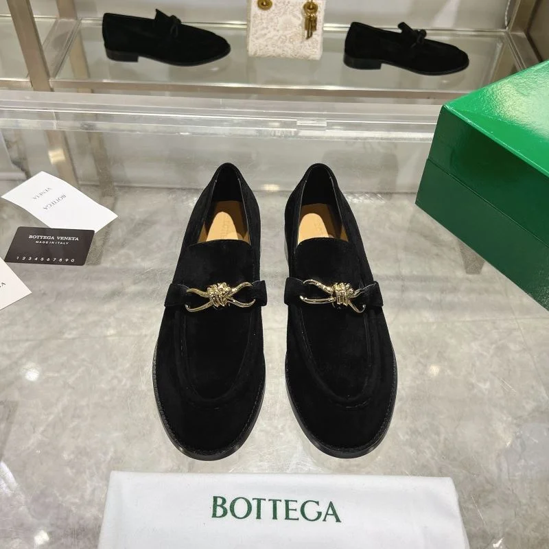 Indistinguishable Bottega Veneta Shoes
