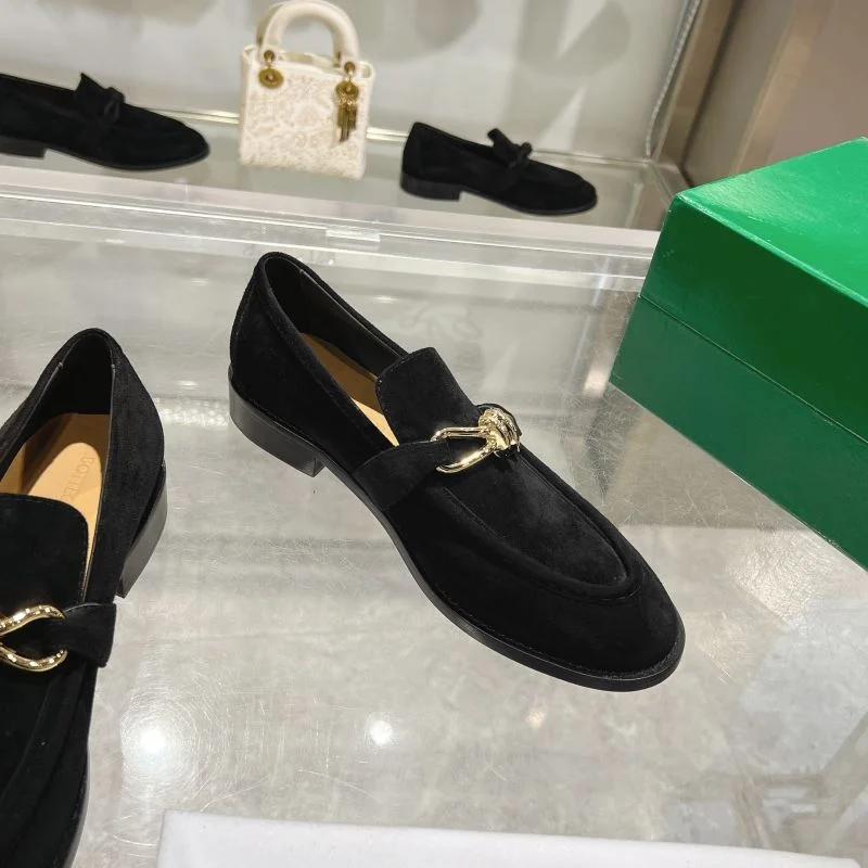 Indistinguishable Bottega Veneta Shoes