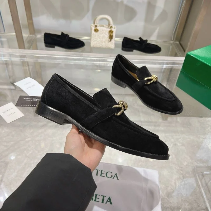 Indistinguishable Bottega Veneta Shoes