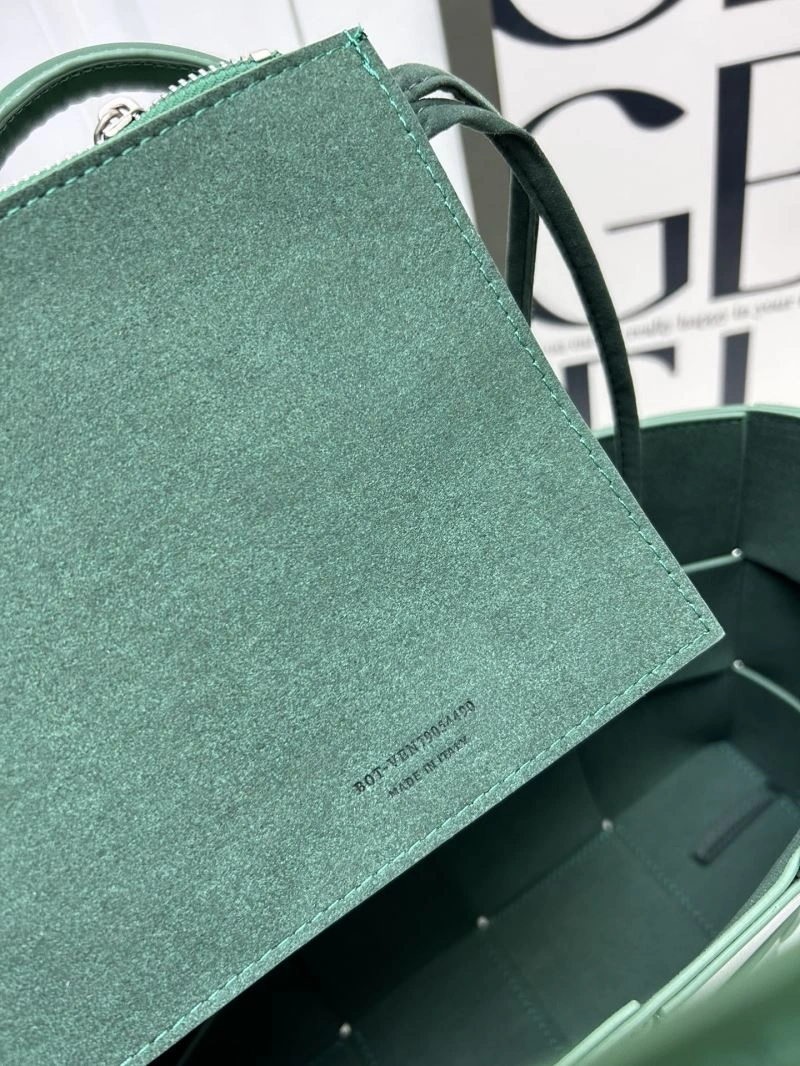 Value-priced Bottega Veneta Shopping Bags