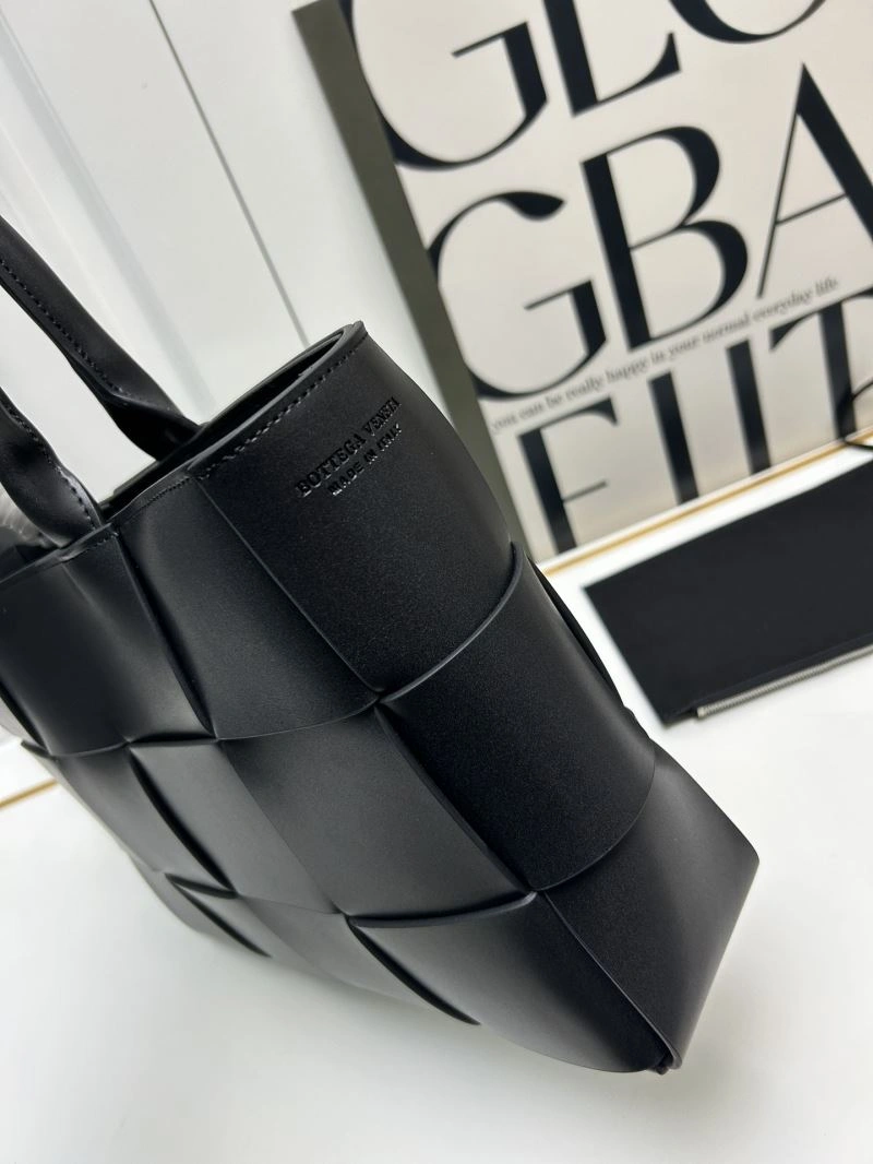 Inexpensive Bottega Veneta Shopping Bags