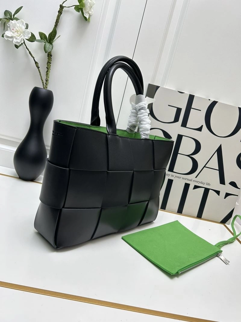 Indistinguishable Bottega Veneta Shopping Bags