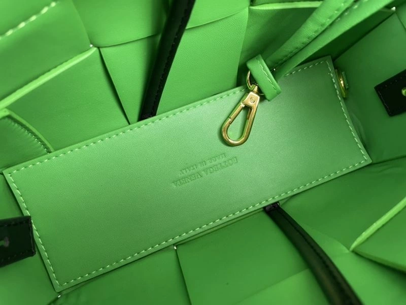Discounted Bottega Veneta Shopping Bags