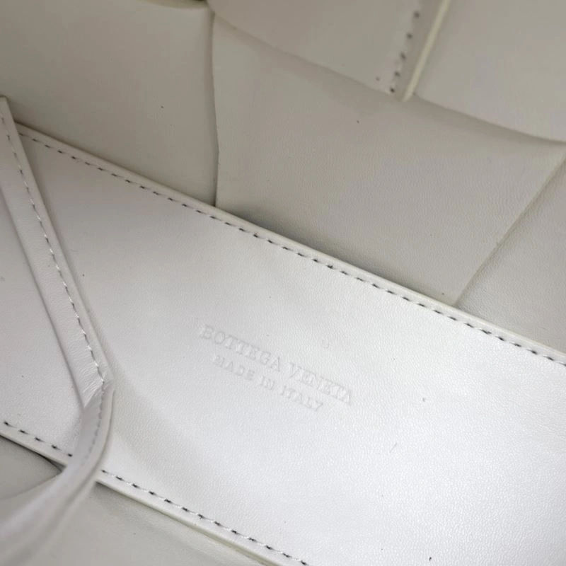 High accuracy Bottega Veneta Shopping Bags