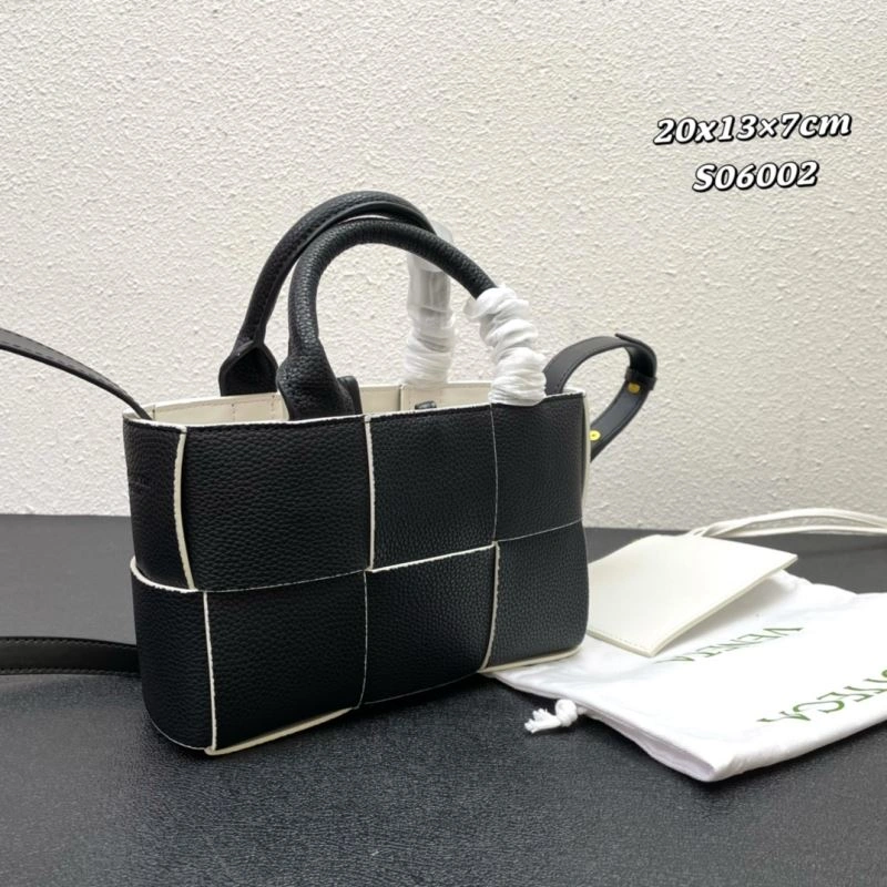 Indistinguishable Bottega Veneta Shopping Bags