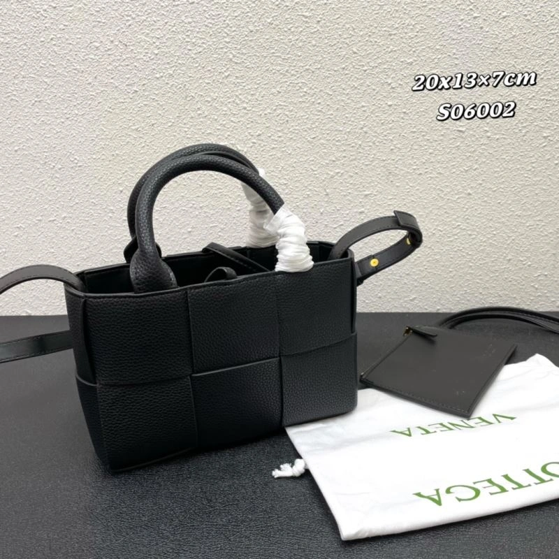 Affordable Bottega Veneta Shopping Bags