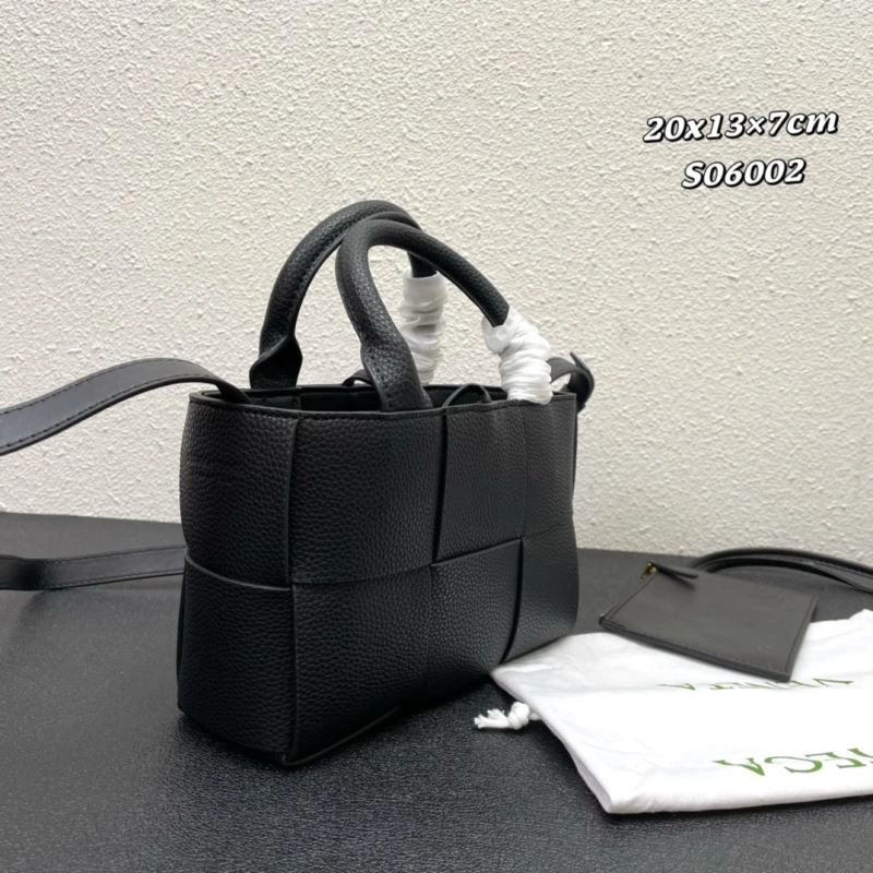 Affordable Bottega Veneta Shopping Bags