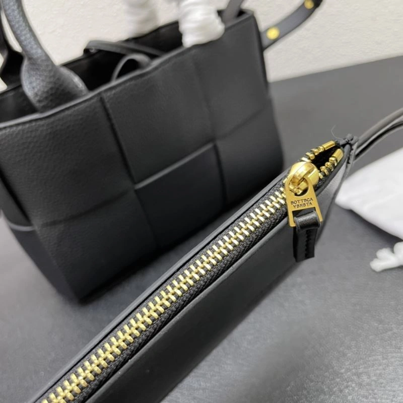 Affordable Bottega Veneta Shopping Bags