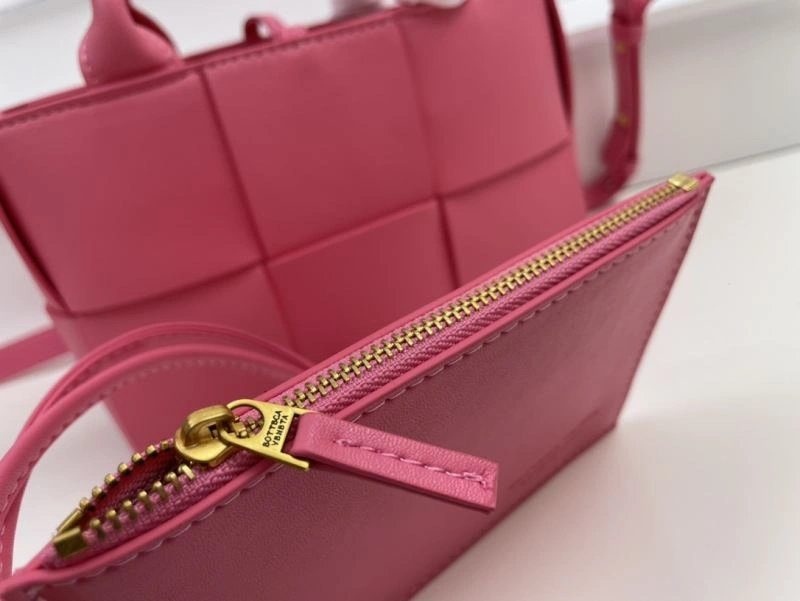Reasonably priced Bottega Veneta Shopping Bags