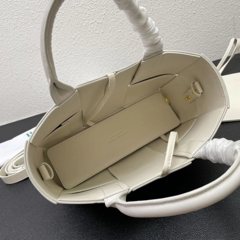 High accuracy Bottega Veneta Shopping Bags