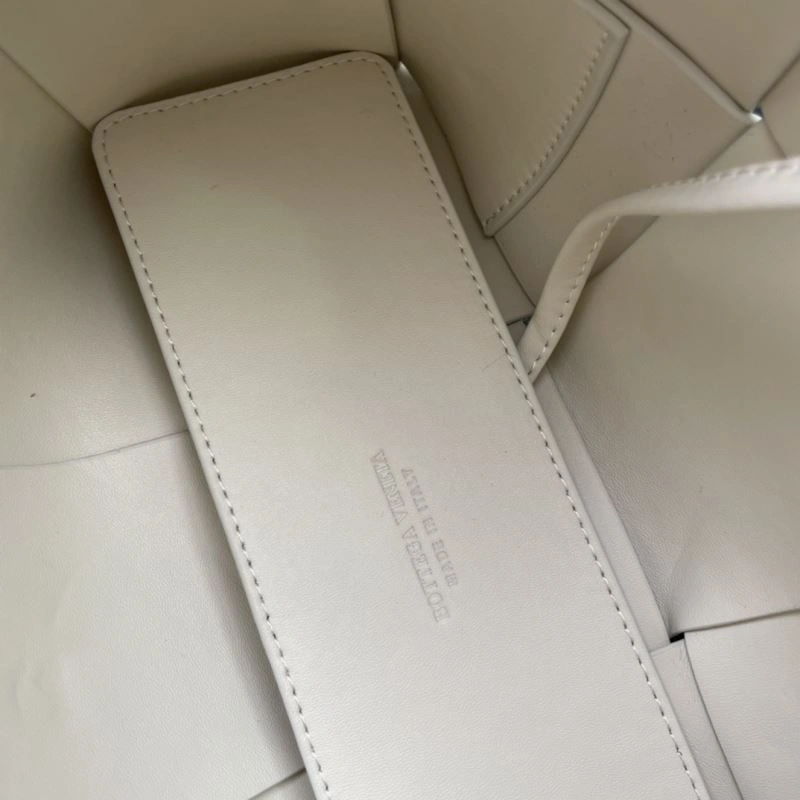 High accuracy Bottega Veneta Shopping Bags