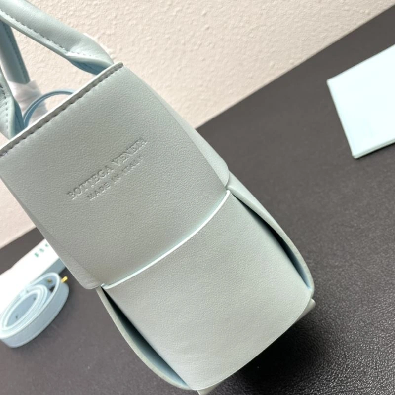Low-cost Bottega Veneta Shopping Bags