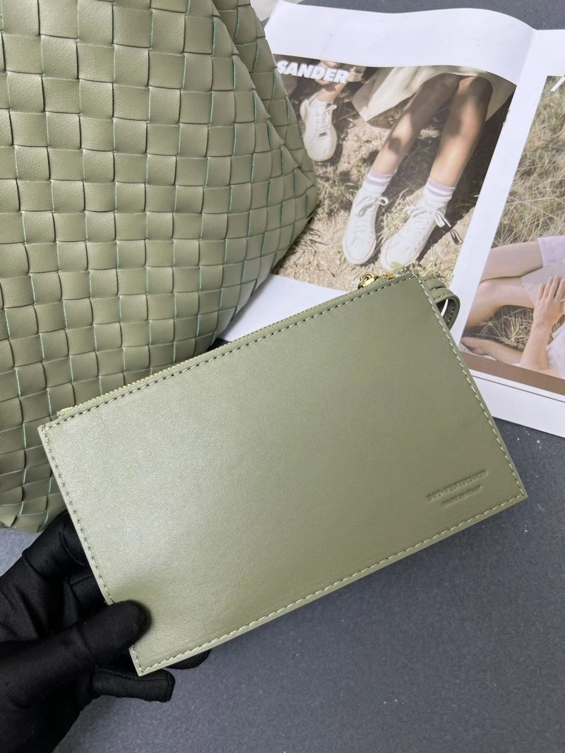 Accurate model Bottega Veneta Shopping Bags