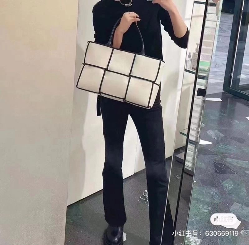High accuracy Bottega Veneta Shopping Bags