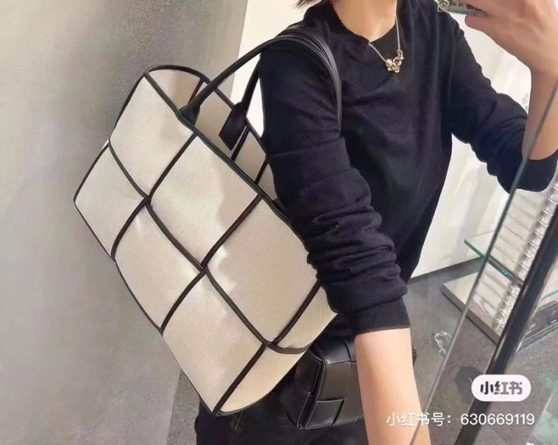 High accuracy Bottega Veneta Shopping Bags