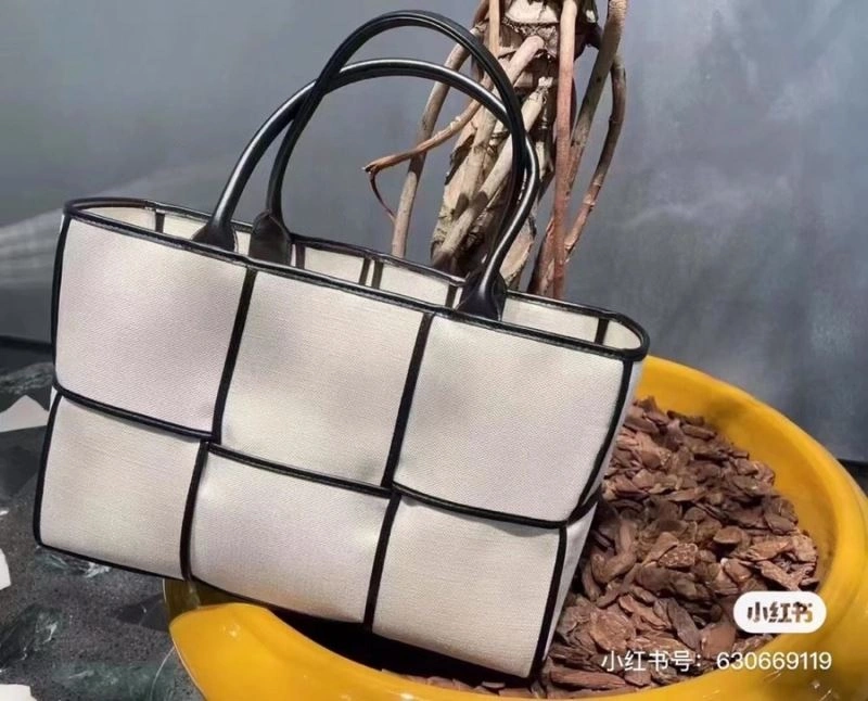 High accuracy Bottega Veneta Shopping Bags