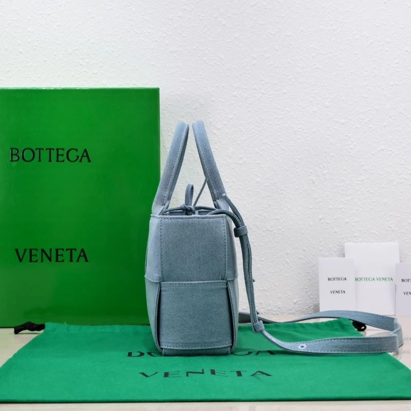 Bargain Bottega Veneta Shopping Bags