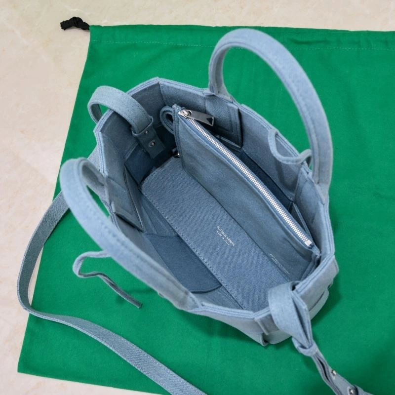 Bargain Bottega Veneta Shopping Bags