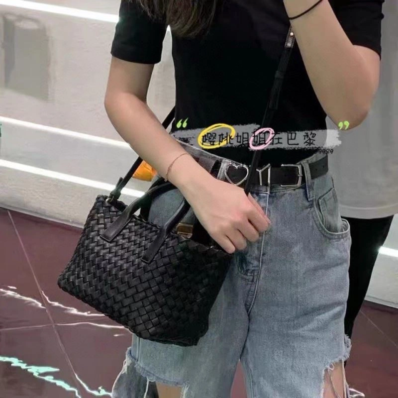 Reasonably priced Bottega Veneta Shopping Bags