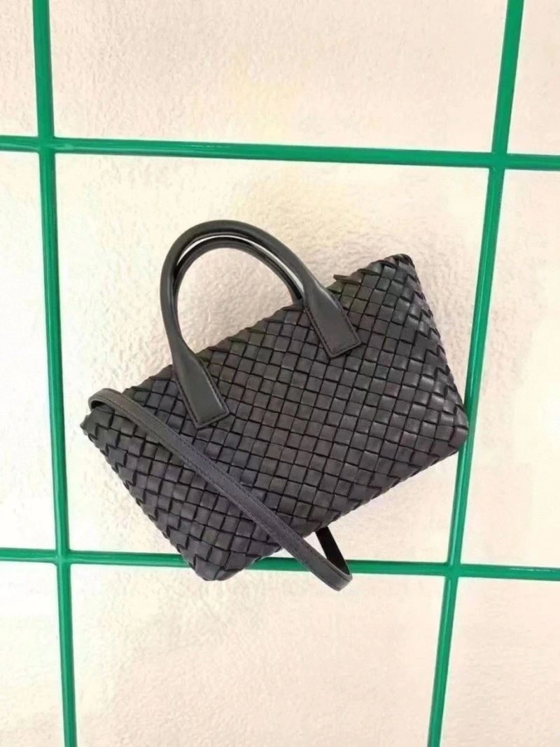 Reasonably priced Bottega Veneta Shopping Bags