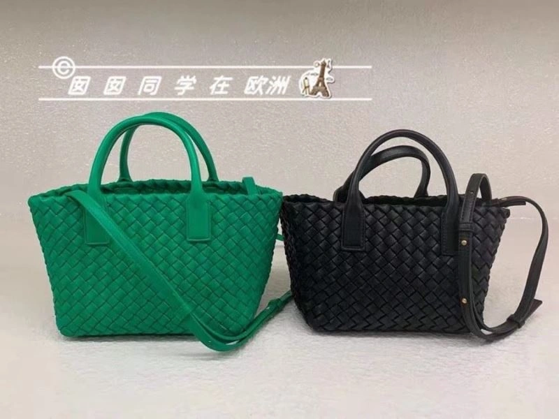 Reasonably priced Bottega Veneta Shopping Bags
