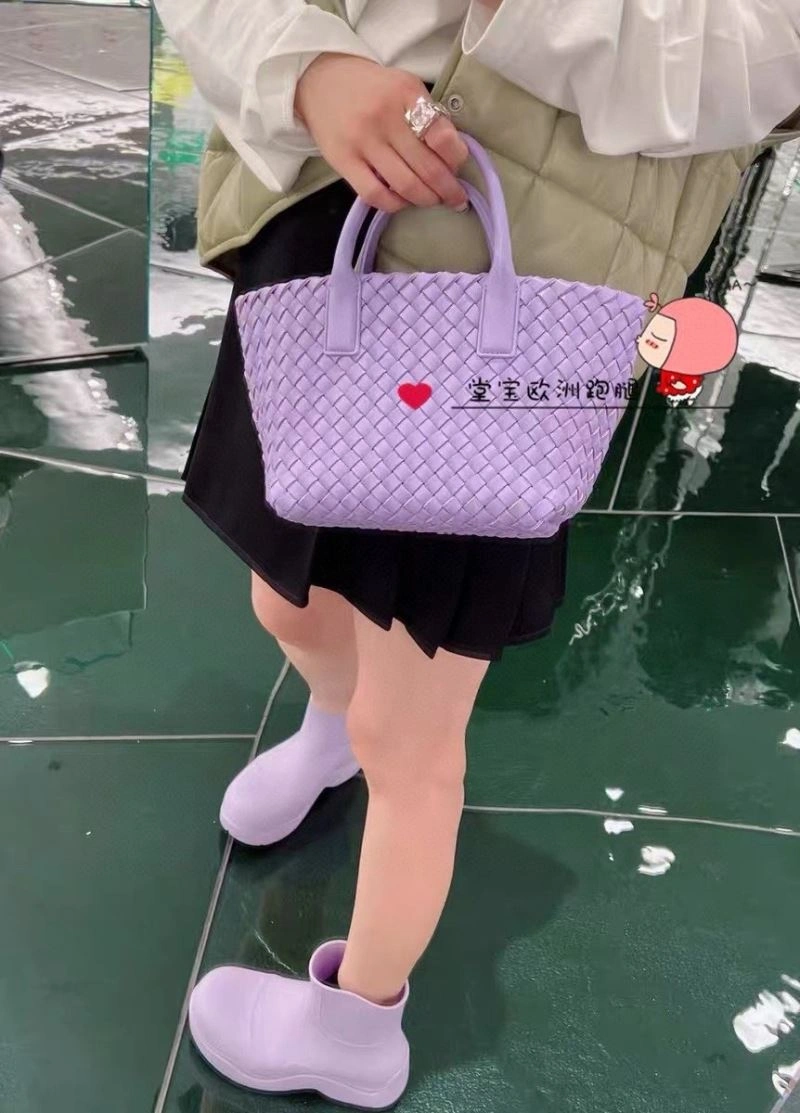 Inexpensive Bottega Veneta Shopping Bags