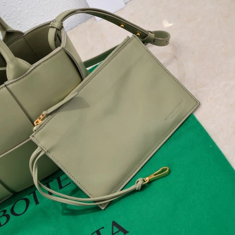Low-cost Bottega Veneta Shopping Bags