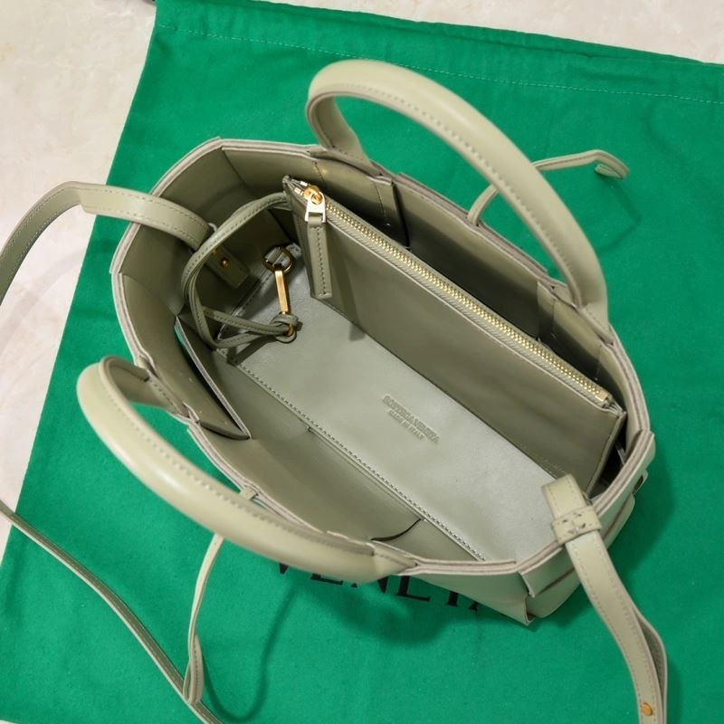 Low-cost Bottega Veneta Shopping Bags