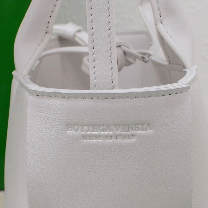 Brand-authenticated Bottega Veneta Shopping Bags