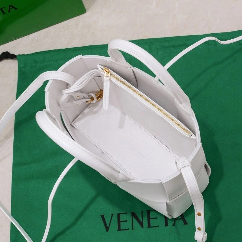 Brand-authenticated Bottega Veneta Shopping Bags